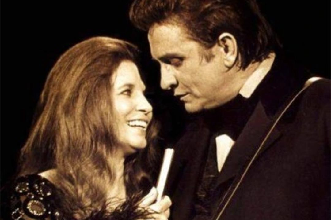 Johnny Cash & June Carter - Jackson - Golden Music
