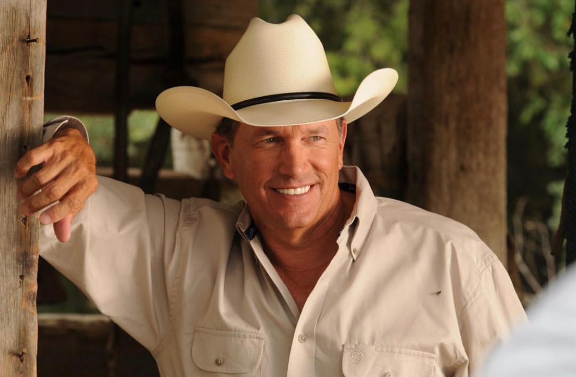 George Strait – Merry Christmas Strait To You - Golden Music
