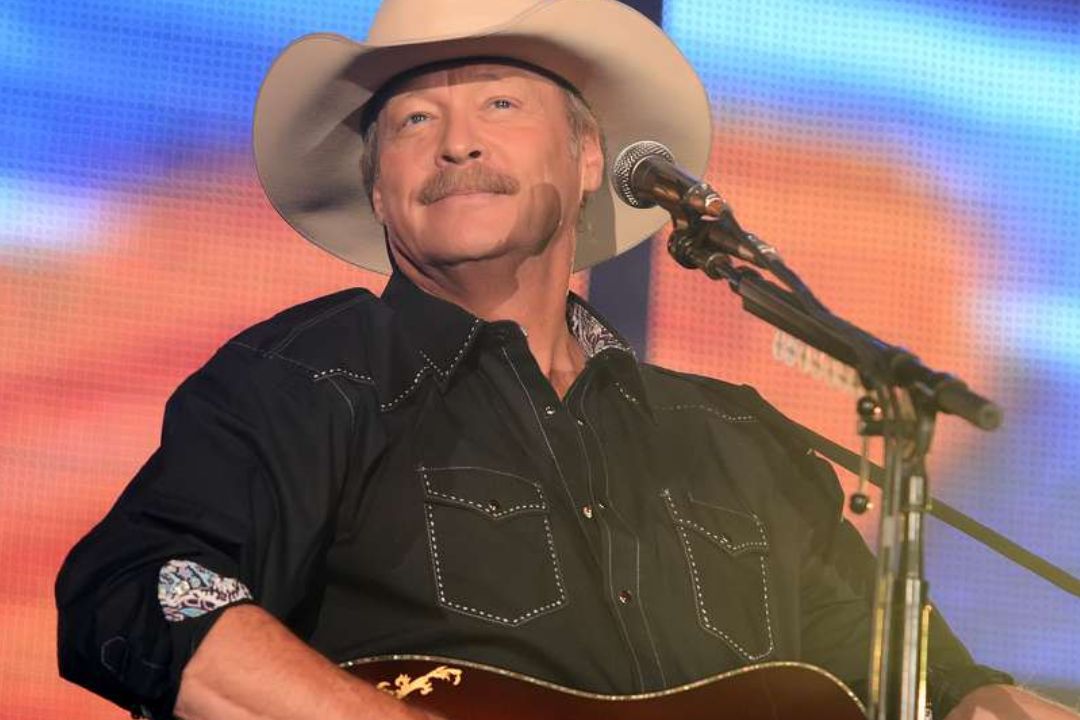 George Strait - The Chair (Official Music Video) - Golden Music