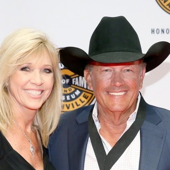 WATCH: George Strait dedicates sweet song to his beloved wife Norma on ...