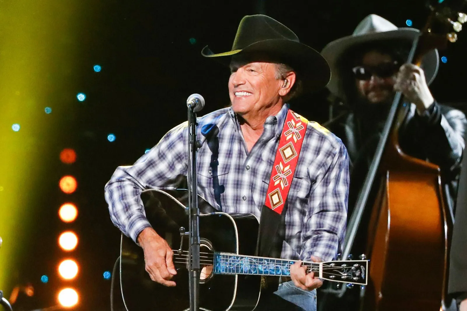 You're Something Special To Me - George Strait - Golden Music