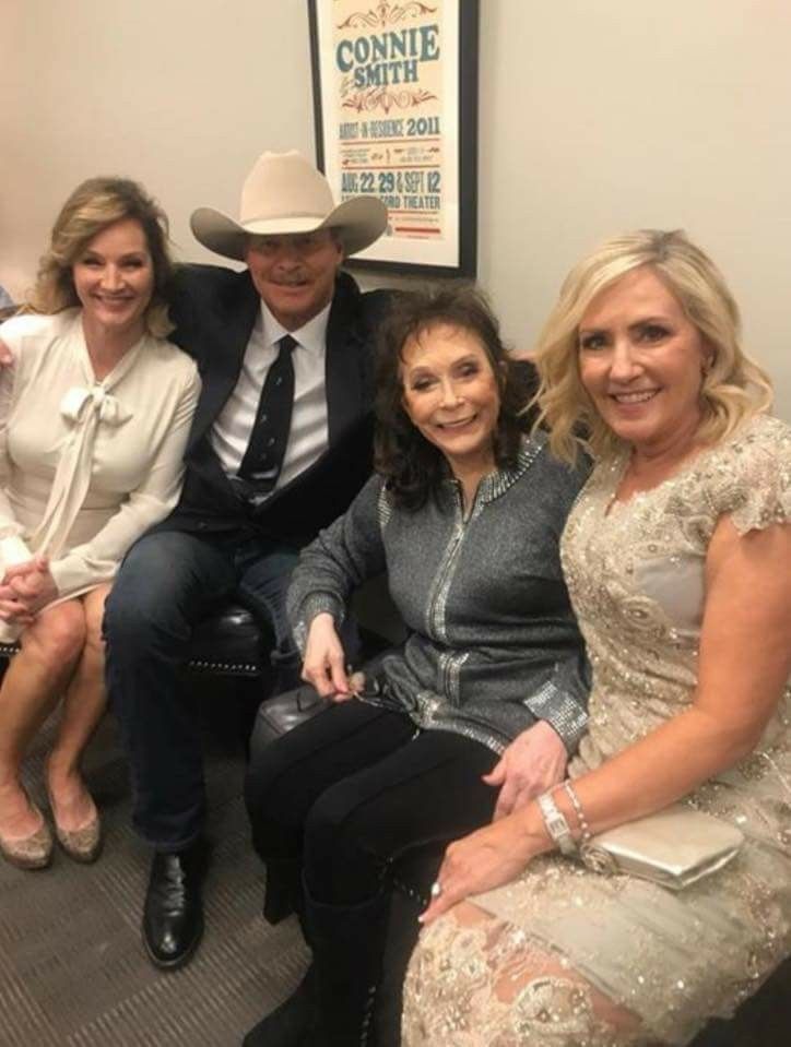 Alan Jackson Health & Illness Update Explained - Golden Music