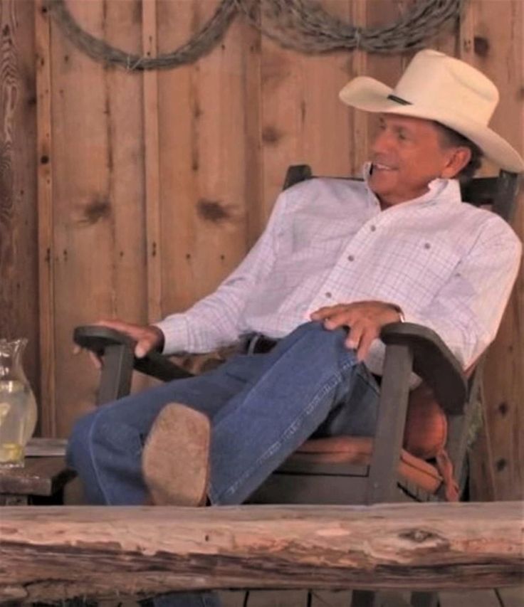 George Strait - The Chair - Golden Music