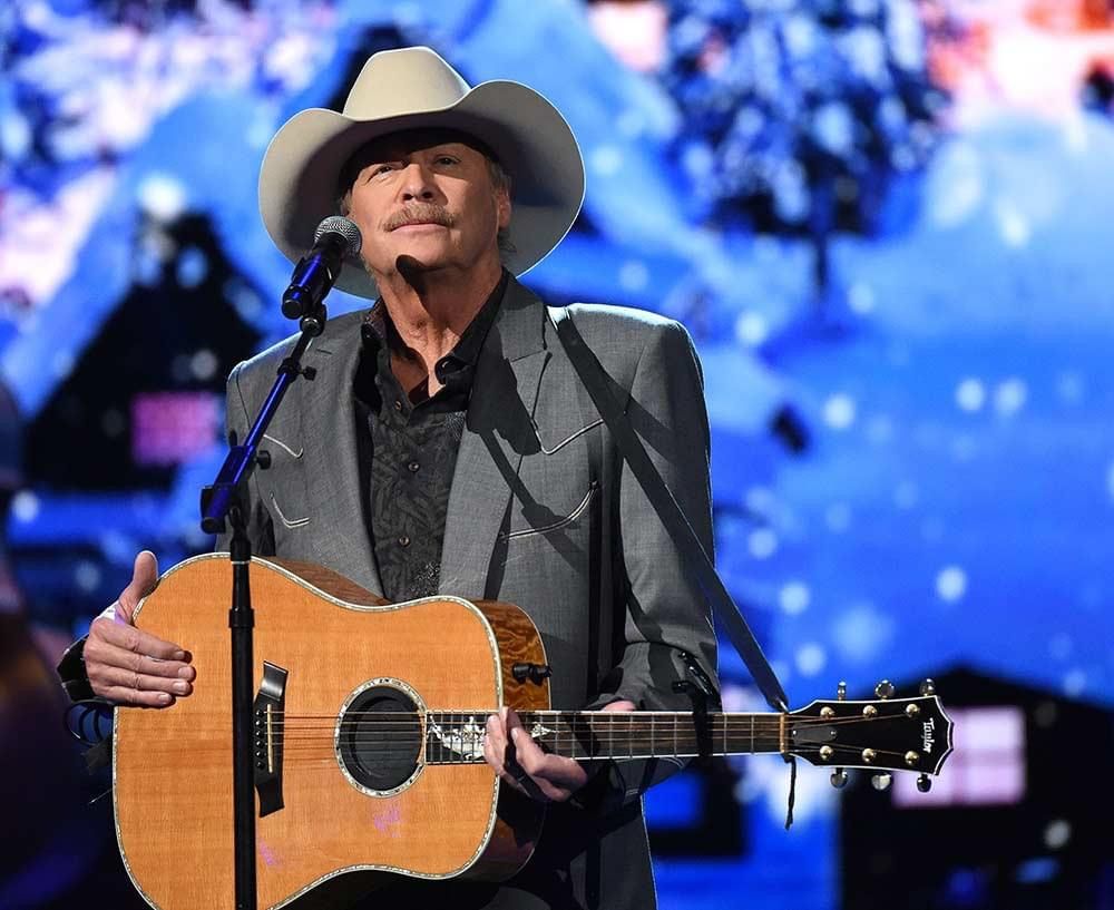 A Tense Crowd Fell Silent As Alan Jackson’s Voice Sparked A 25,000 ...